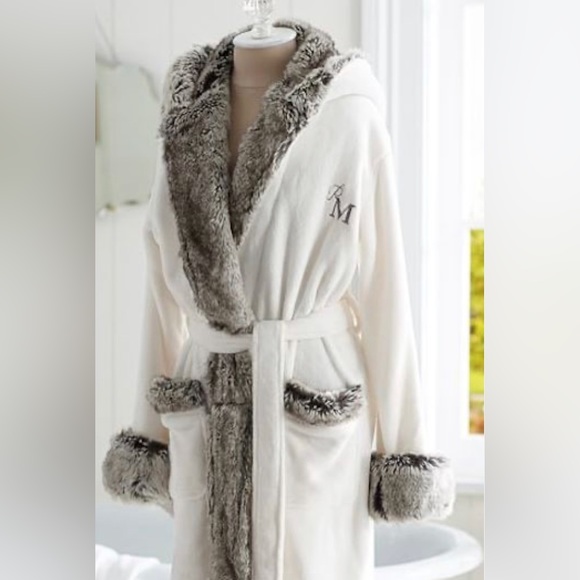 Pottery Barn | Intimates & Sleepwear | Pottery Barn Faux Fur Ombre Soft ...